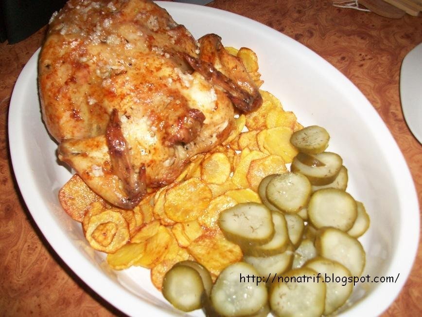 Rețetă pui la rotisor cu cartofi chips delicioși