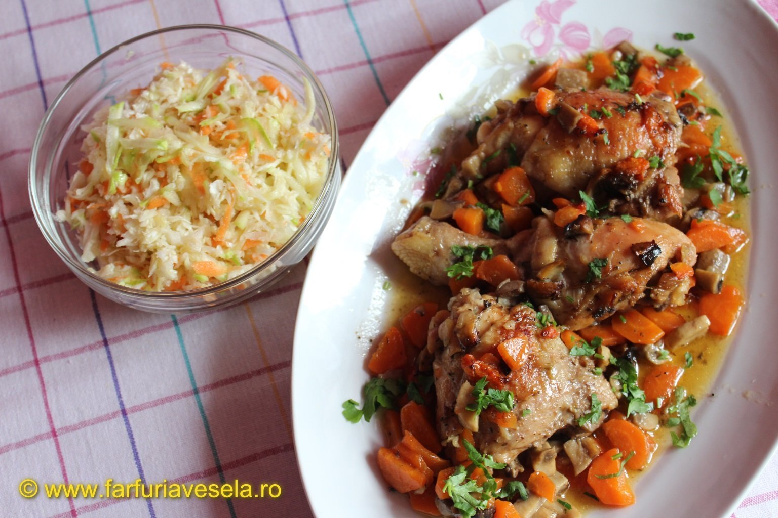 Pulpe de pui cu legume si bere - rețetă video simplă