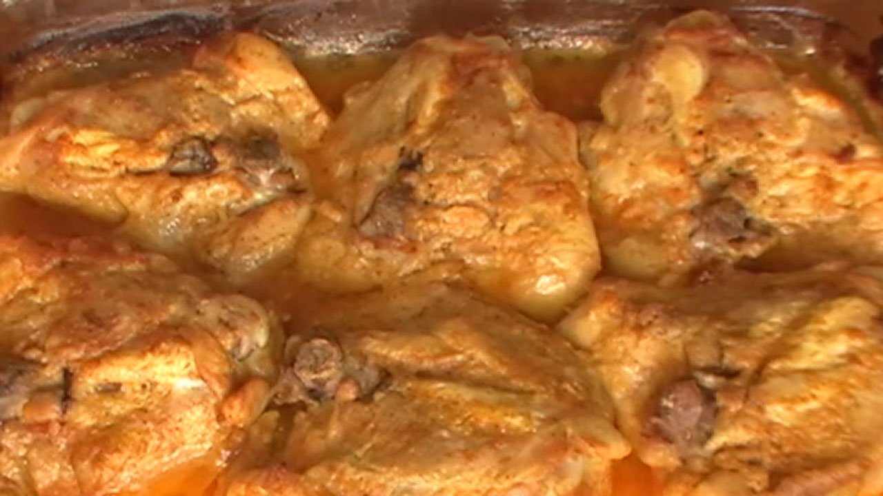 Pulpe de pui cu mustar la cuptor (reteta video) - Rețetă Petitchef