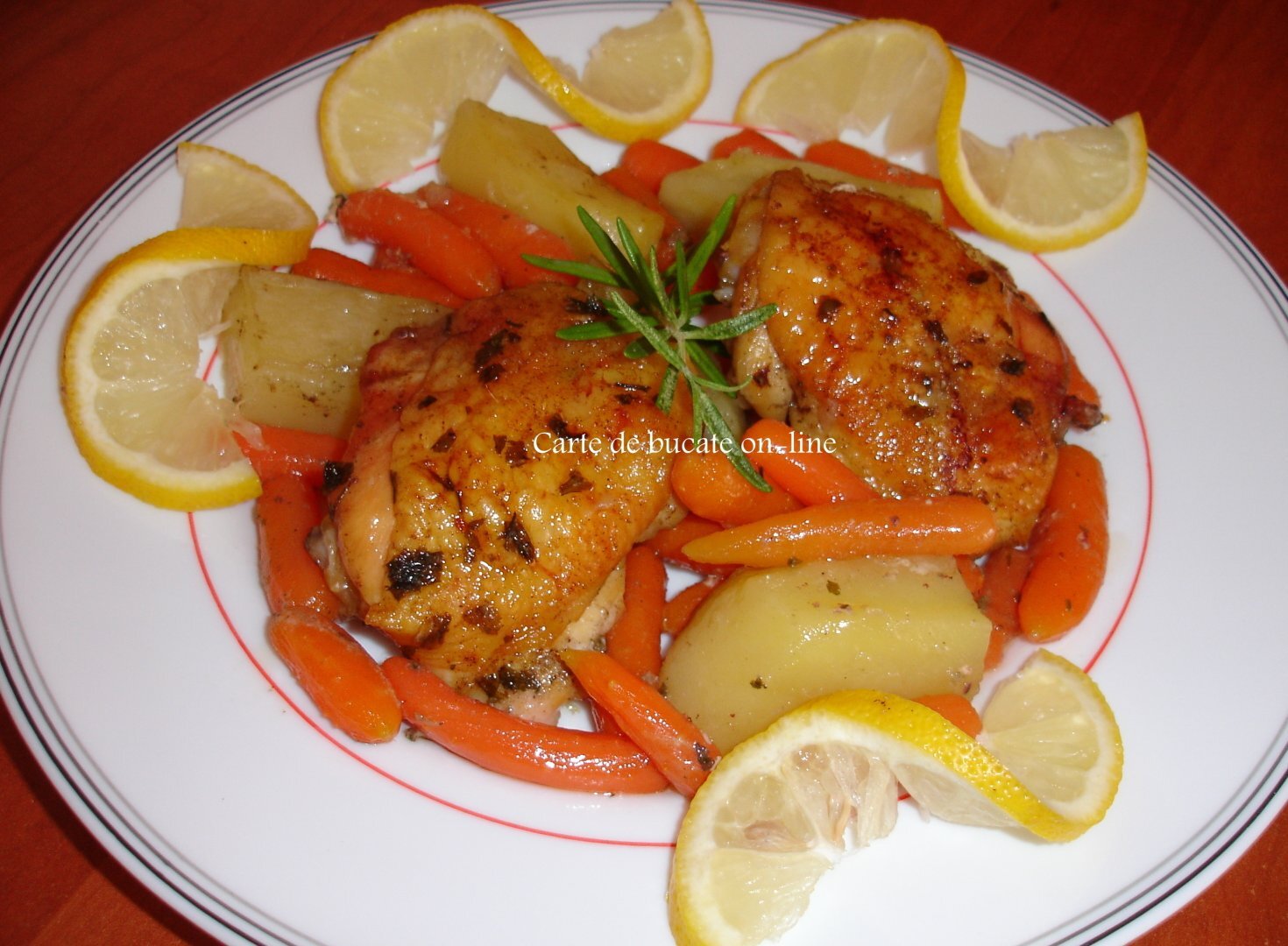 Pulpe de pui cu sos barbeque si legume - Rețetă Petitchef