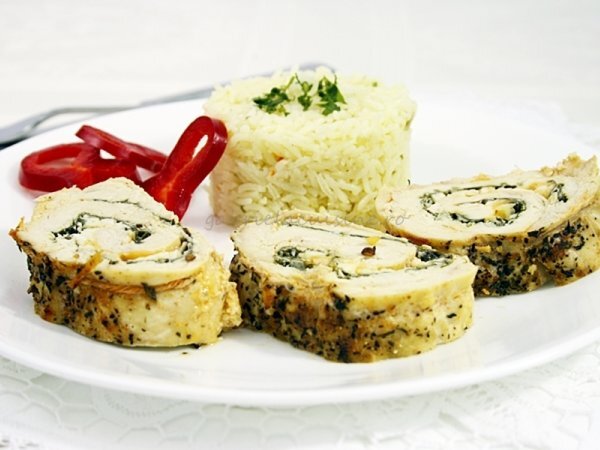 Rețetă rulada de pui cu spanac și brânzeturi delicioasă