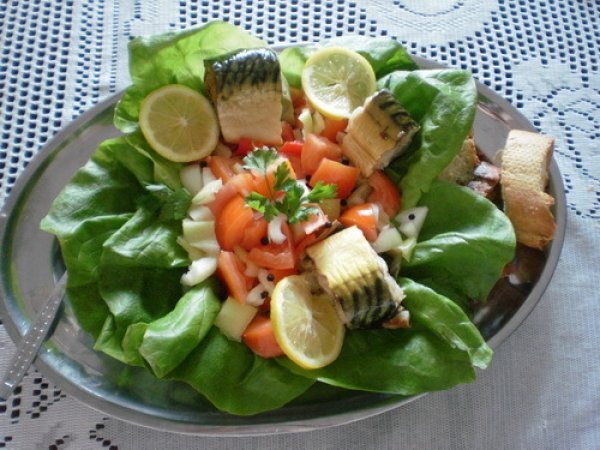 Salata de macrou afumat - Rețetă Petitchef