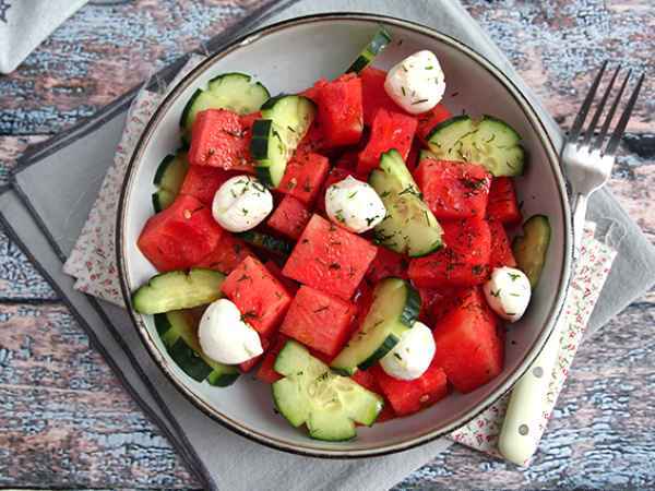 Salata de pepene si castravete - Rețetă Petitchef