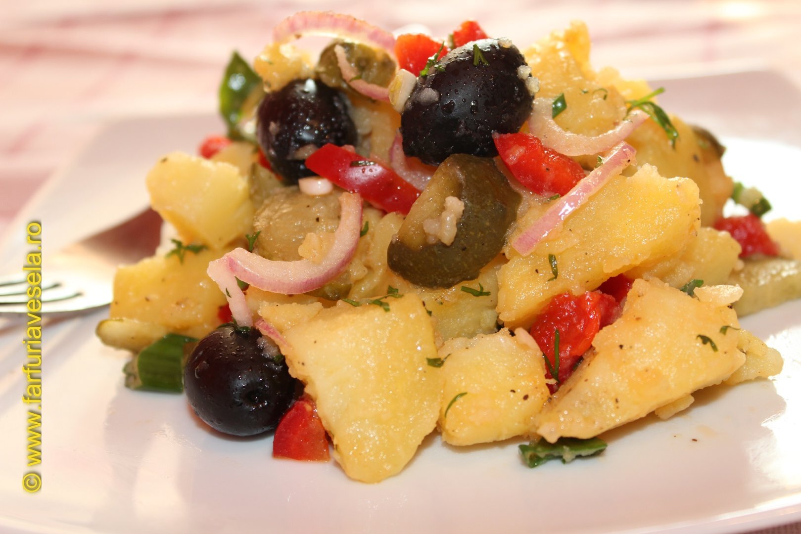 Salata orientala (reteta video) - Rețetă Petitchef