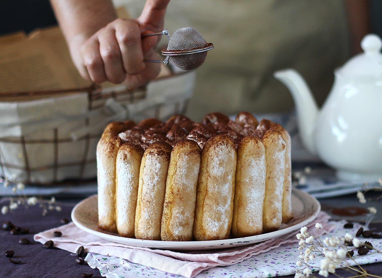 Sarlota in stil tiramisu fara oua - Rețetă Petitchef