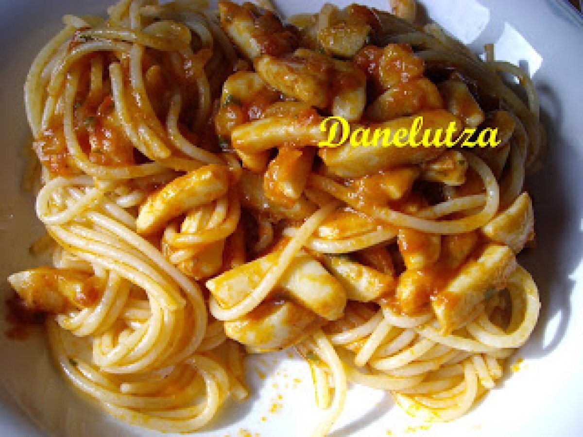 Spaghetti con calamari - Rețetă Petitchef