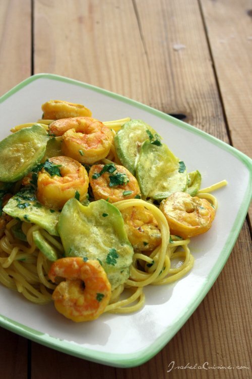 Rețetă de spaghetti cu creveti, dovlecei și sofran