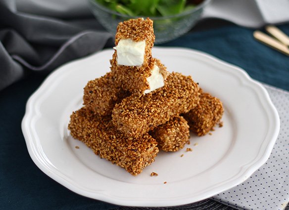 Rețetă sticksuri cu feta și susan