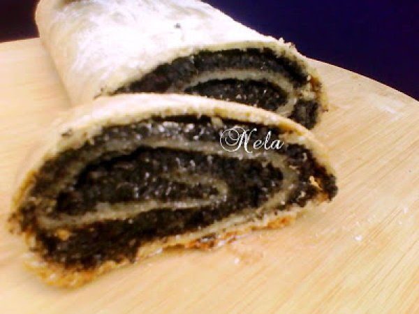 Strudel cu mac si visine