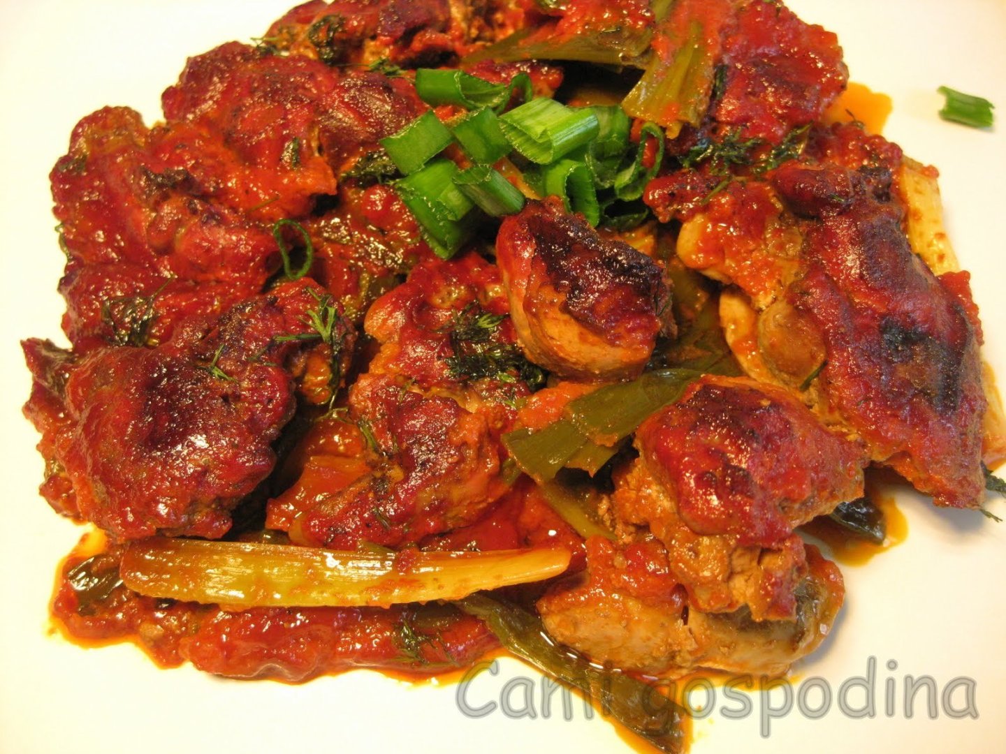 Rețetă de stufat cu ficatei de pui simplă și gustoasă