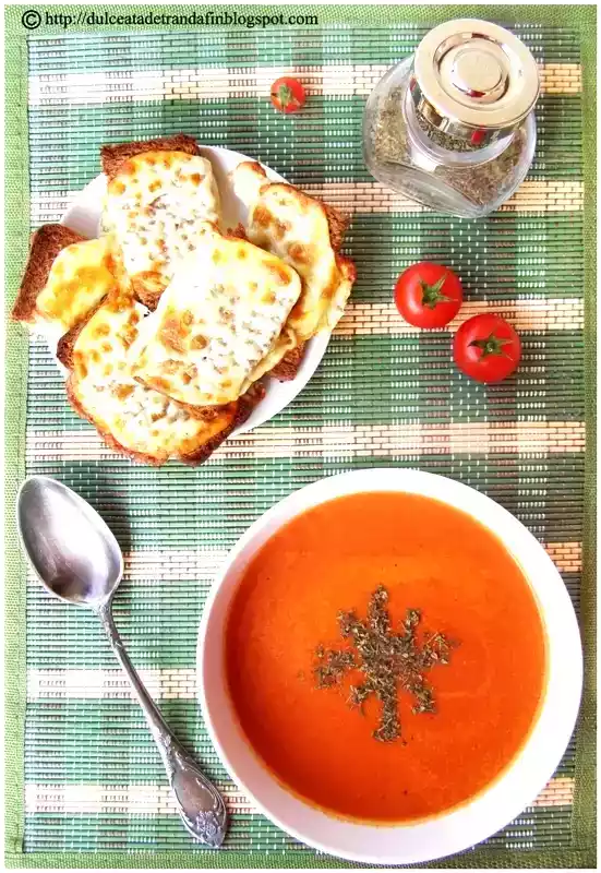 Rețetă supă cremă de roșii cu mascarpone delicioasă