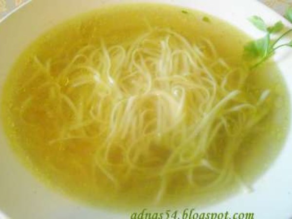 Rețetă supă de găină cu tăiței - simplă și delicioasă