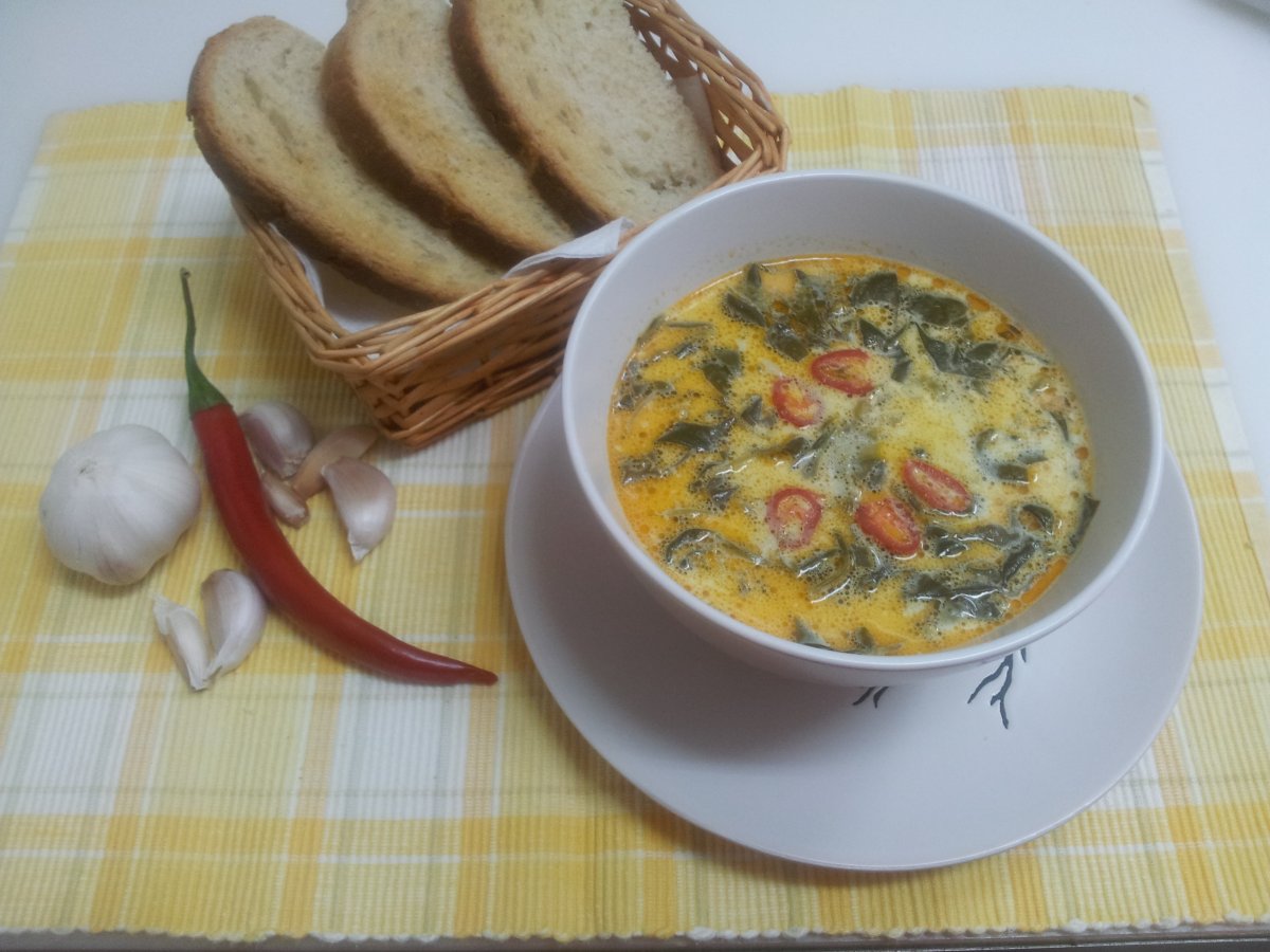 Rețetă de supă de spanac simplă și sănătoasă