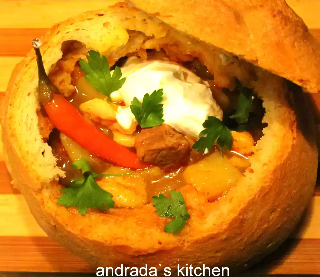 Supa gulas - rețetă simplă și delicioasă pentru cină