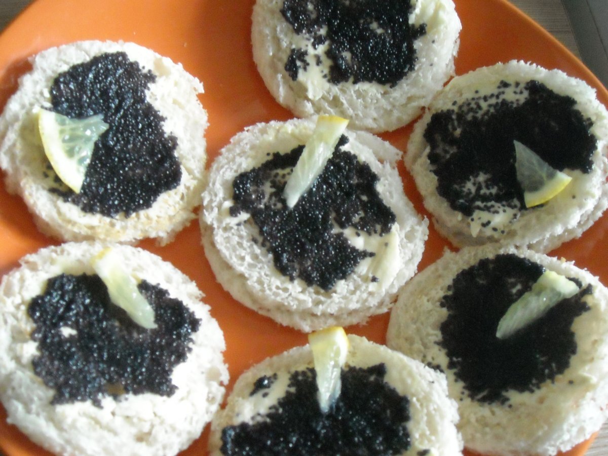 Tartine cu icre negre - Rețetă Petitchef
