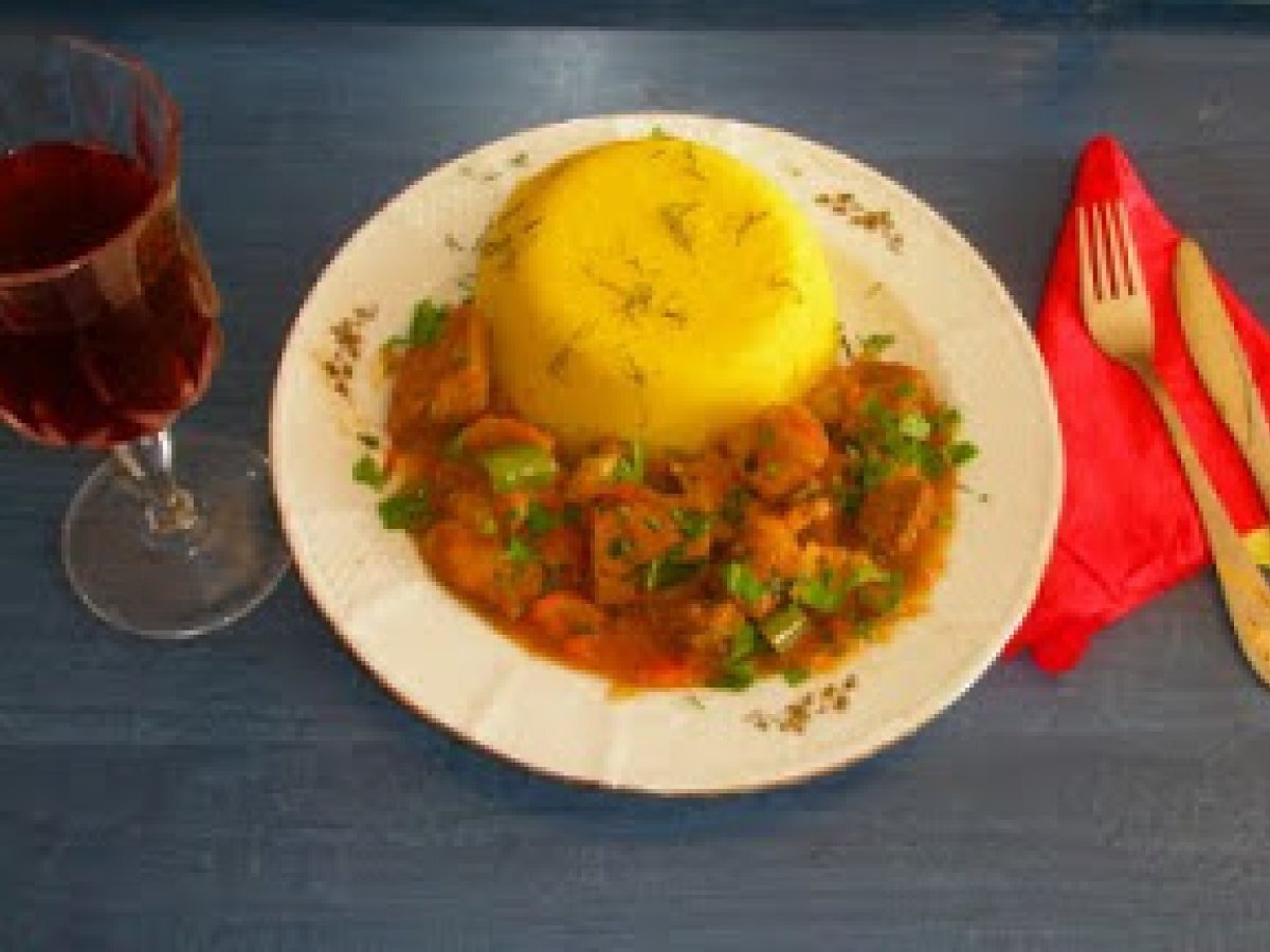 Tochitura din carne de vita - Rețetă Petitchef