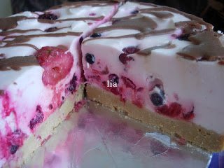 Tort cu fructe de padure - Rețetă Petitchef