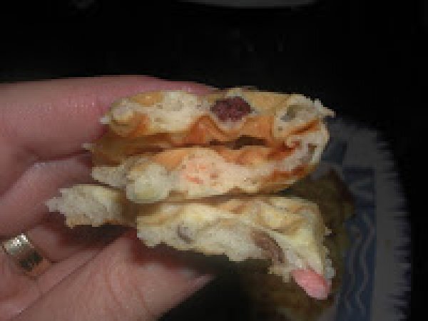 Rețetă vafe sărate cu măsline, somon și cașcaval